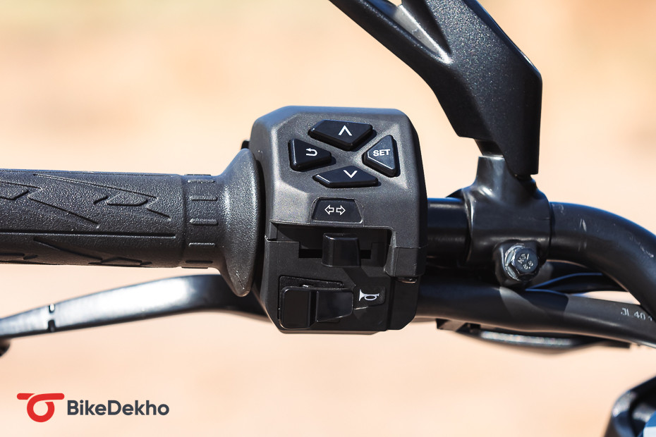 Bajaj Pulsar NS400Z: Features Explained - Rider Aids, Instrument ...