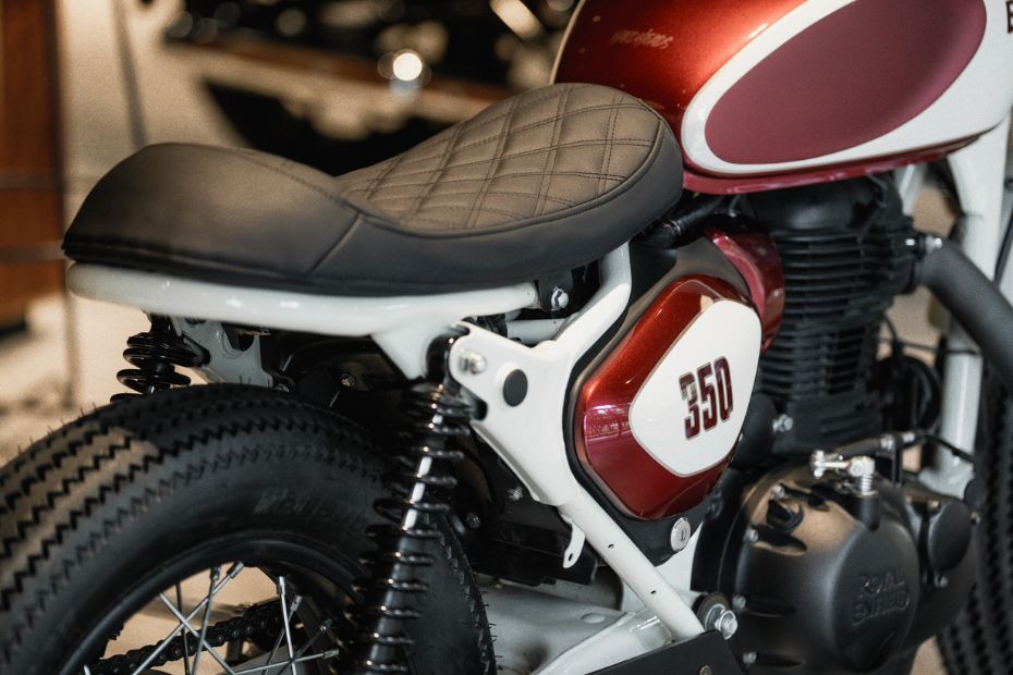 Royal Enfield Hunter 350 Modified Into A Cafe Racer | BikeDekho