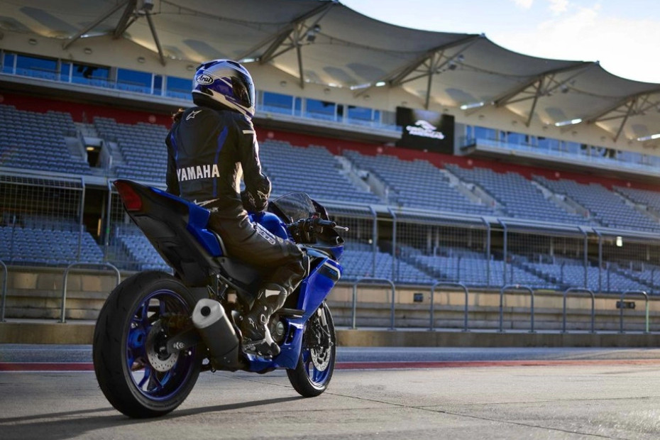 2025 Yamaha R3 Unveiled Globally | BikeDekho