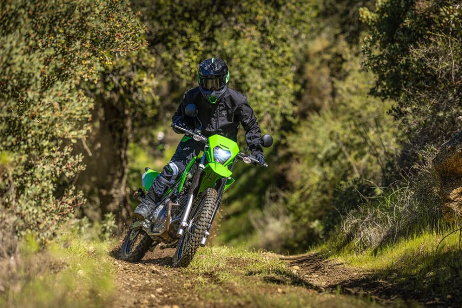 Kawasaki KLX230 vs Hero XPulse 200 4V Pro: Buy or Hold? | BikeDekho