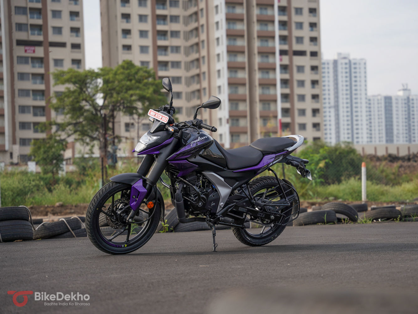 Bajaj Pulsar N125 Price - Images, Colours, Specs & Reviews
