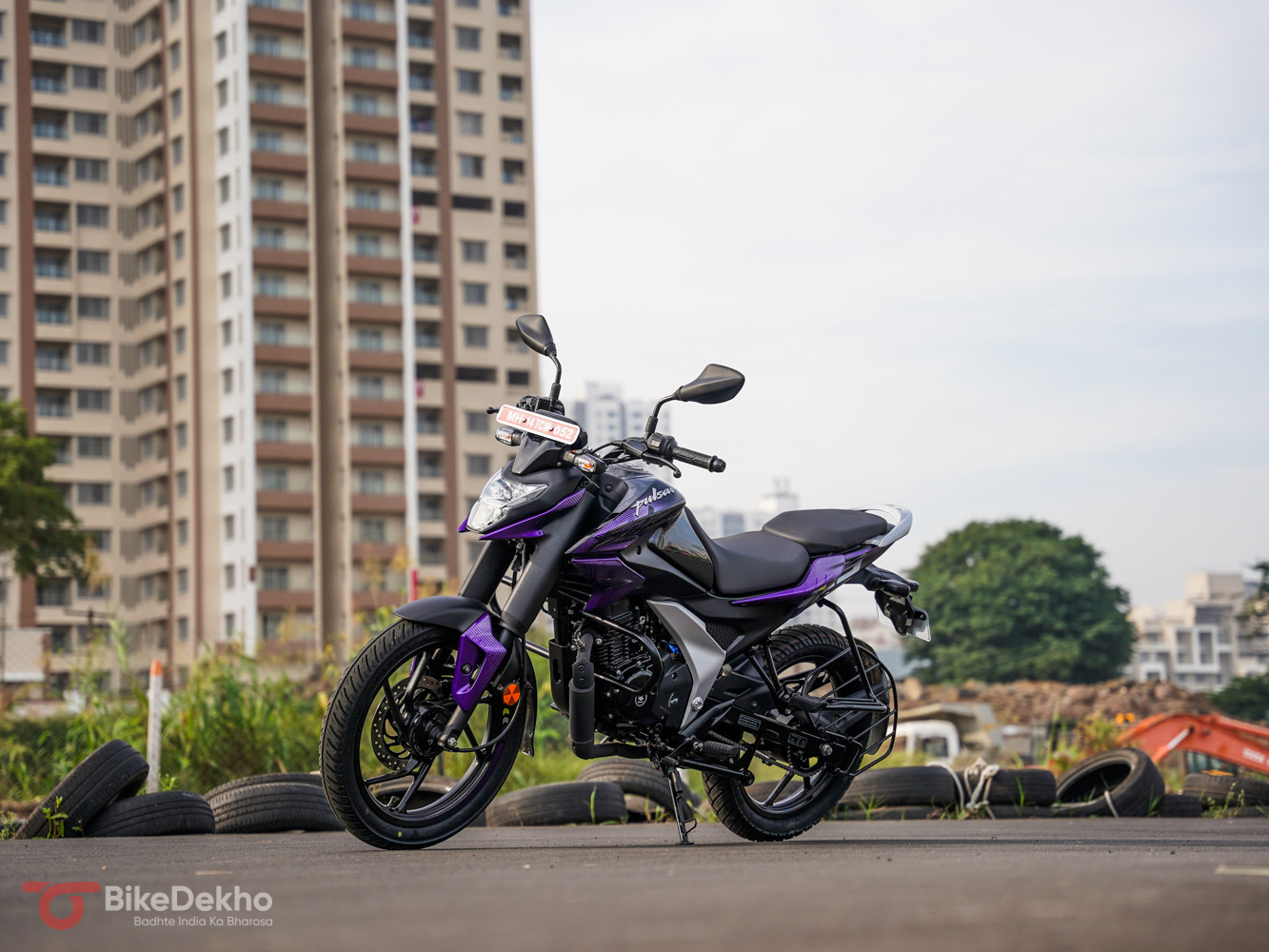 Bajaj Pulsar N125 Price - Images, Colours, Specs & Reviews