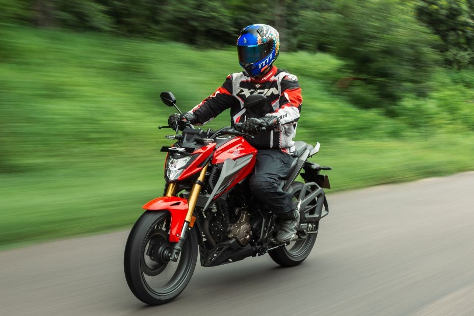 Honda CB300F Price, Mileage, Weight, Specifications