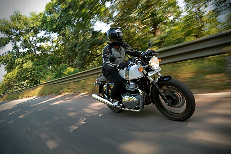 Halogen Lights vs LED Lights, Which Works Best on Two-wheelers? | BikeDekho