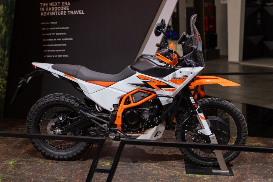 2025 KTM 390 Adventure R, 390 Enduro R and 390 SMC Revealed at the ...