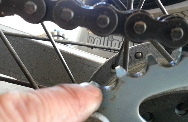 Things to know about Motorcycle Drive Chain and Its Maintenance | Bikedekho