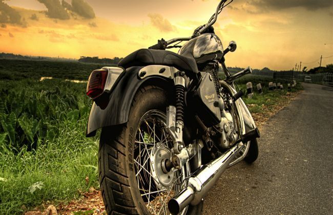 7 Reasons Why Indians are madly in Love with Royal Enfield | Bikedekho