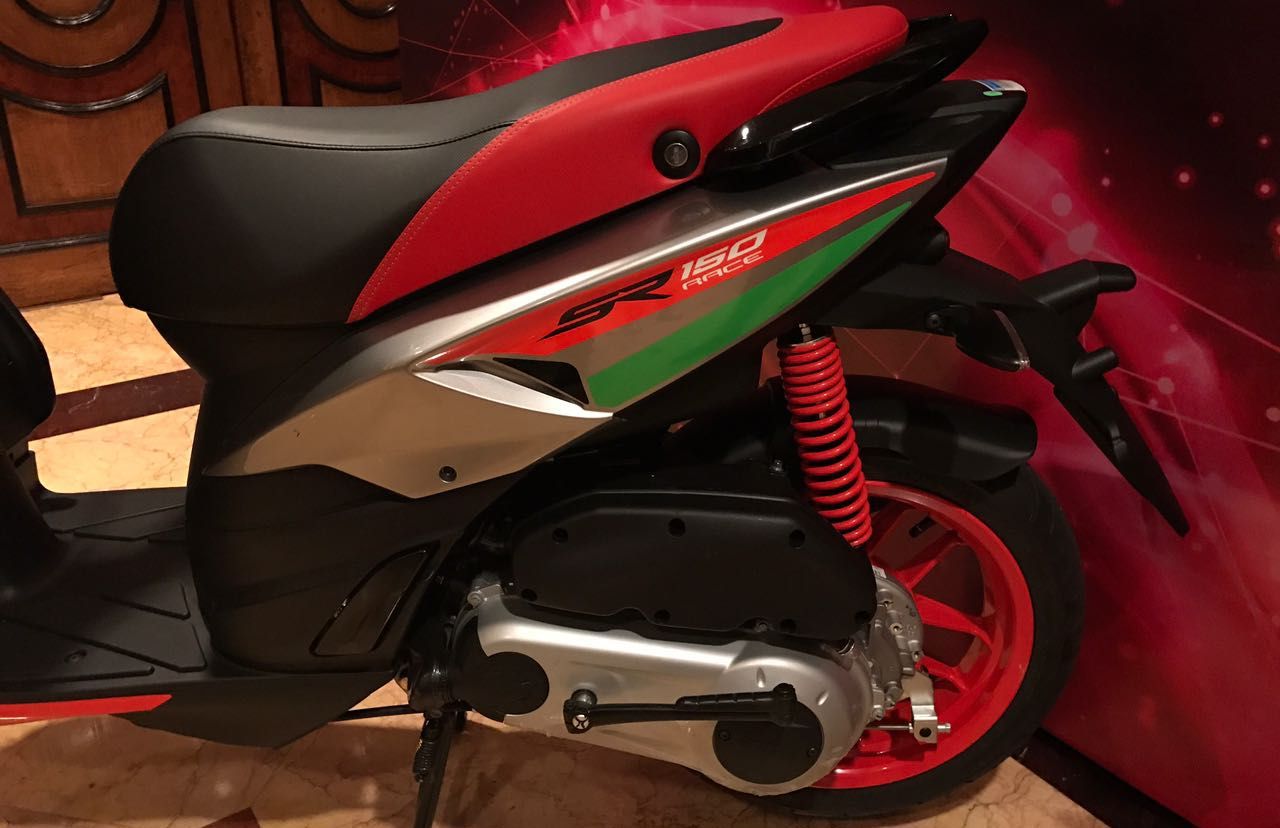Aprilia SR150 Race launched at Rs 70,061 (ex-showroom, Pune) | BikeDekho