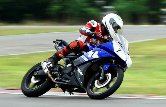 Yamaha YZF-R15 One Make Race Championship kicks off in style | BikeDekho