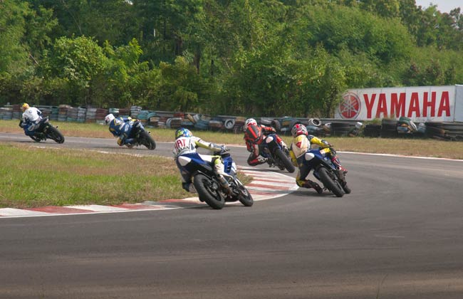 Yamaha YZF-R15 One Make Race Championship Season 2012 Results Announced ...