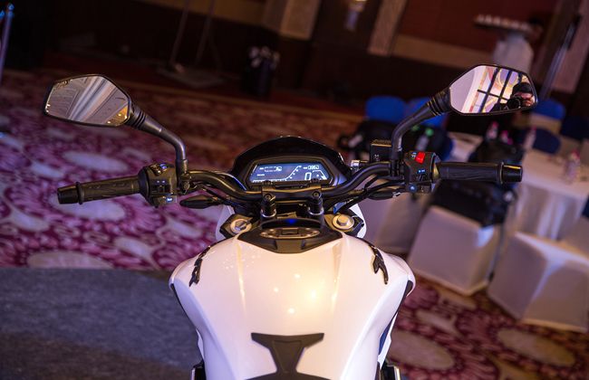 The Bajaj Dominar Pricing Shocker - How Did Bajaj Manage It? | Bikedekho