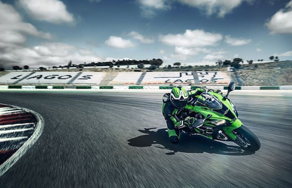 New Kawasaki Ninja ZX-10R On road Price, Mileage, Weight, Speed